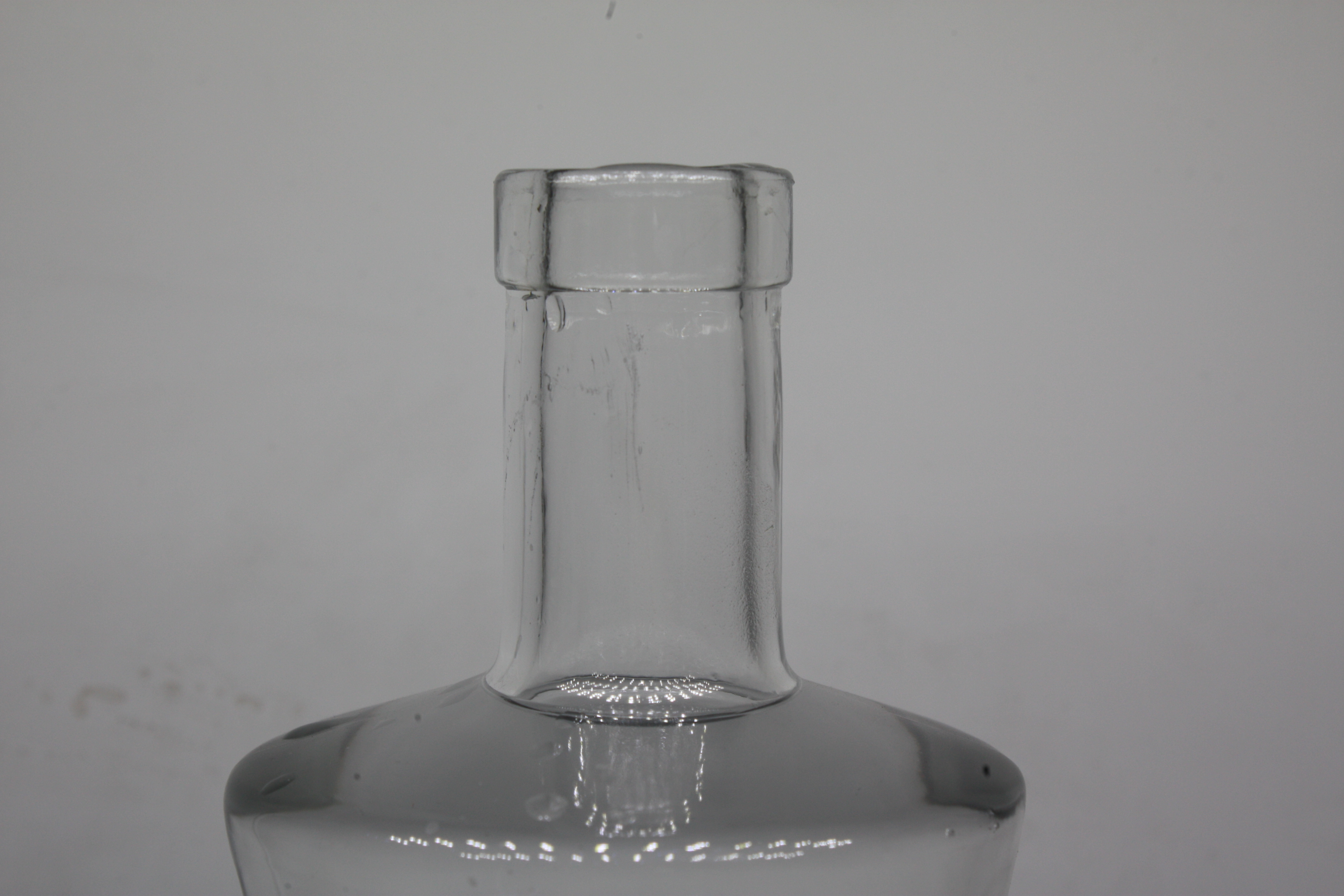 high quality irregular unique round bottle vodka whisky 700ml 750ml ...