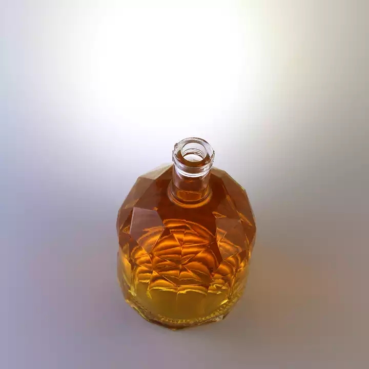 New Fancy Wholesale Custom Brandy Glass Bottle With Golden Lids