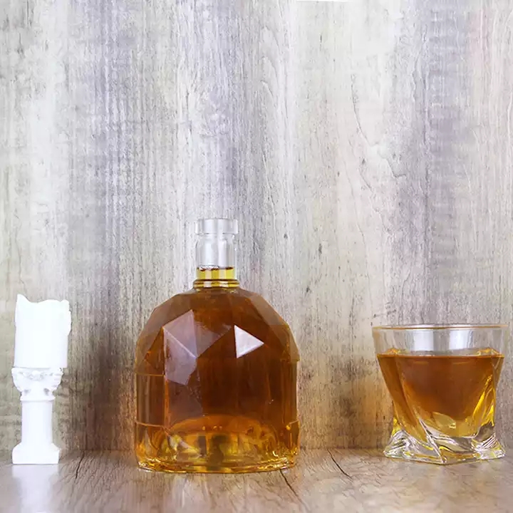 New Fancy Wholesale Custom Brandy Glass Bottle With Golden Lids