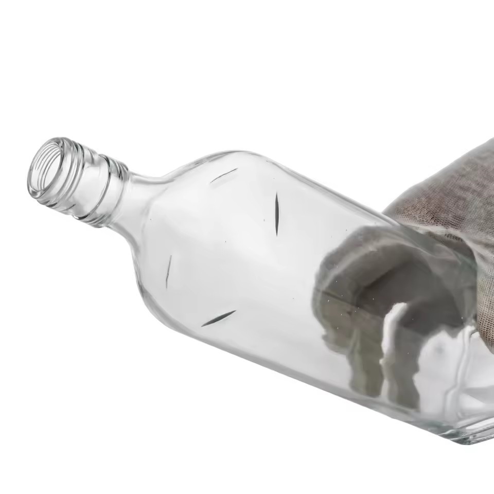 700ml Factory Square Threaded Glass Bottle Thin Base Curved Shoulder ...